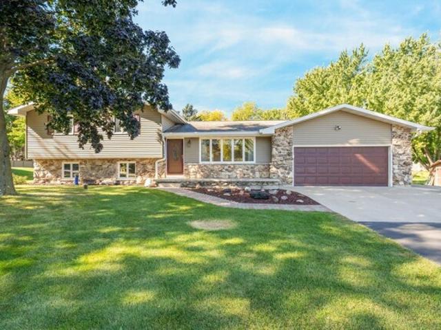 Swallow Banks Ln, Oshkosh, Home For Sale