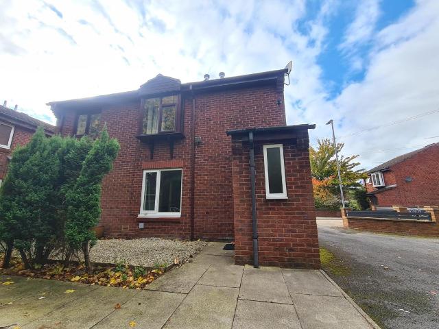 Swallow Close, Shadwell, Leeds, West Yorkshire LS17, 1 bed flat to rent, £750 pcm | PrimeLocation