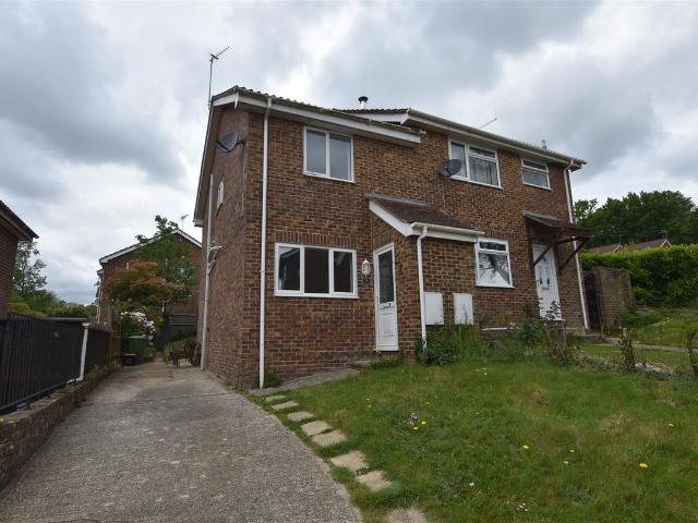 Swallow Drive, Battle TN33, 2 bed semi detached house to rent, £1,300 pcm | PrimeLocation