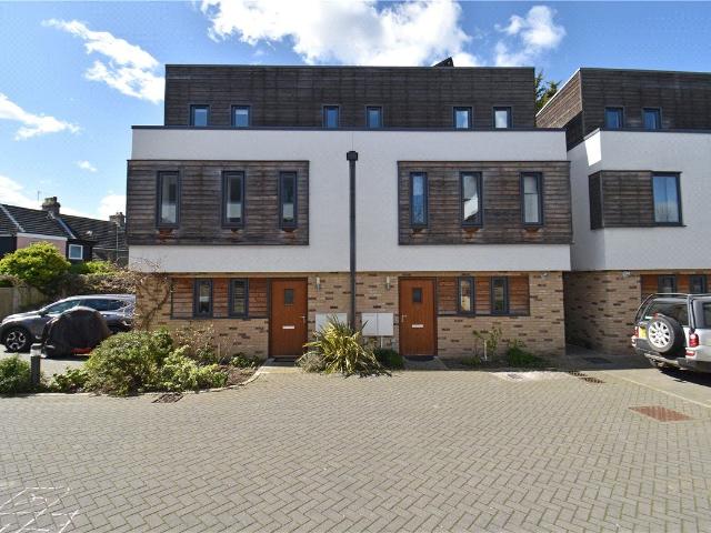 Swallow Gardens, Chesterton, Cambridge CB4, 3 bed semi detached house to rent, £2,350 pcm | PrimeLocation