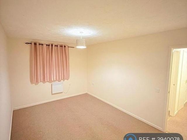 Swallows Croft, Reading, RG1 2 bed flat to rent £1,325 pcm £306 pw
