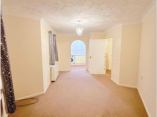 Swallows Croft, Reading RG1, 2 bed flat to rent, £1,350 pcm | PrimeLocation
