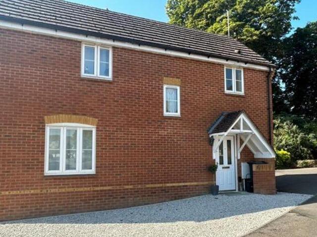 Swallows Croft, Reading, 3 Bedroom House