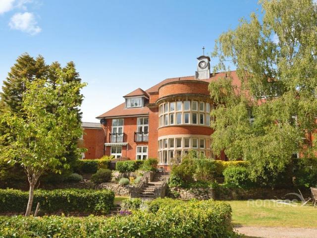 Swallowtail Grove, Frimley. 3 bed flat to rent £2,000 pcm £462 pw
