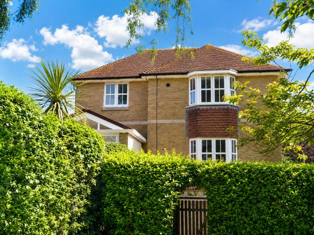 Swan Corner, Pulborough, RH20 3 bed link detached house to rent £1,375 pcm £317 pw