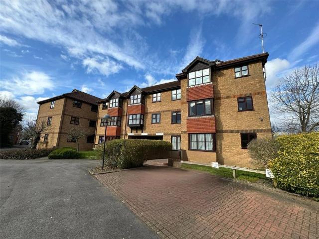 Swan Court, Mangles Road, Guildford. 2 bed apartment to rent £1,700 pcm £392 pw