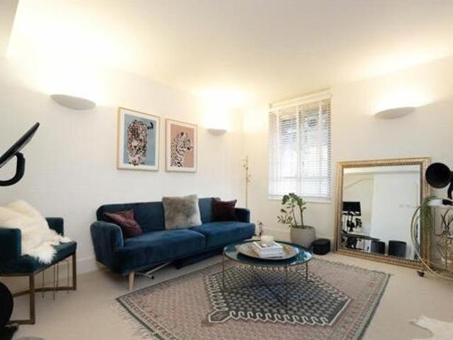 Swan Court, Chelsea Manor Street, 1 Bedroom Flat