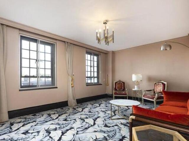 Swan Court, Chelsea Manor Street, 2 Bedroom Flat