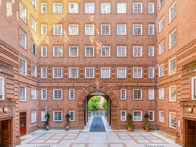 Swan Court, Chelsea Manor Street, 2 Bedroom Flat