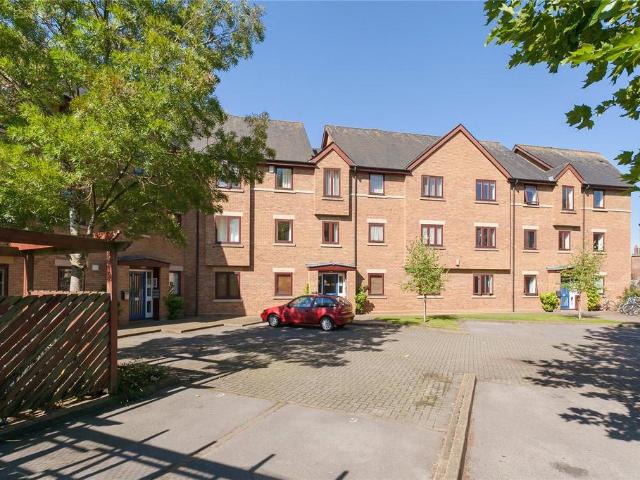 Swan Court, Paradise Street, Oxford, OX1 2 bed flat to rent £2,000 pcm £462 pw