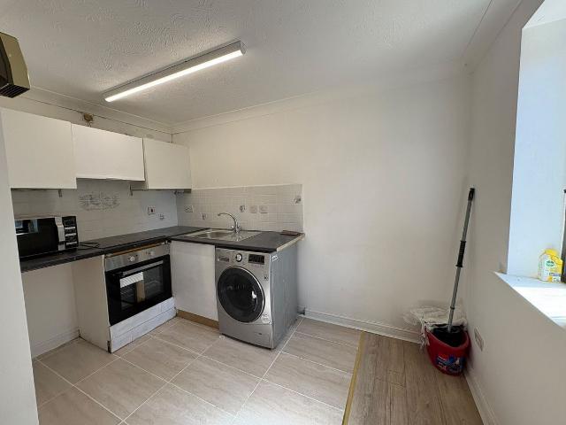 Swan Drive, London, 5 NW9, Studio to rent, £1,200 pcm | PrimeLocation