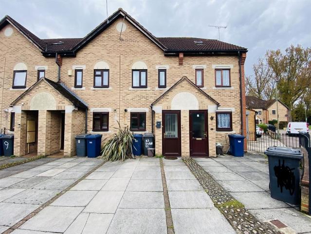 Swan Drive, London, Greater London NW9, 3 bed town house to rent, £2,300 pcm | PrimeLocation