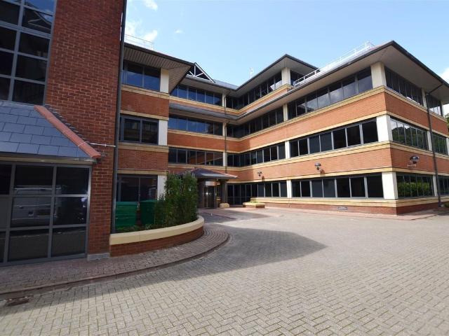 Swan House, Rickmansworth WD3, 1 bed flat to rent, £1,200 pcm | PrimeLocation