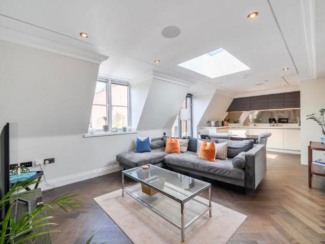 Swan Lane, Winchester, SO23 2 bed flat to rent £2,000 pcm £462 pw