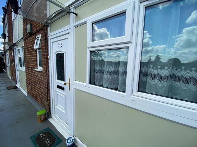 Swan Road, Southall 2 bed apartment to rent £1,800 pcm £415 pw