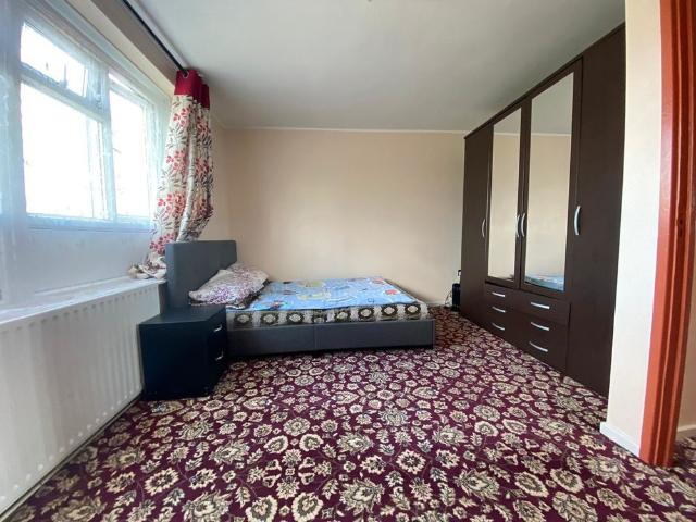 Swan Road, Southall
