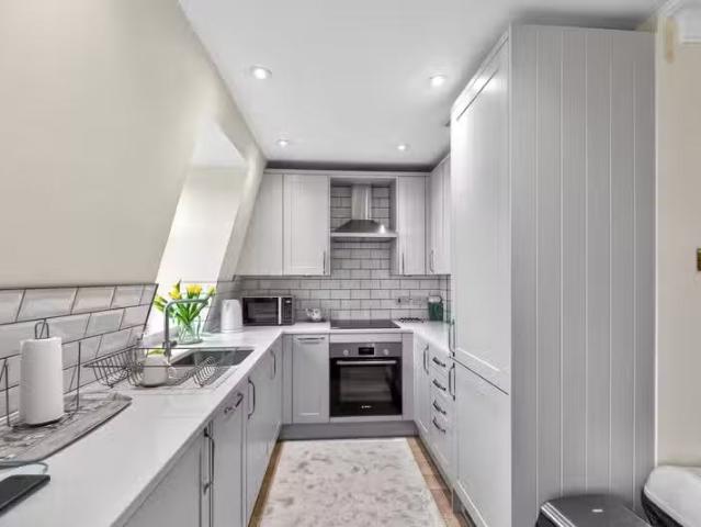 Swan Street, London, SE1 1BB