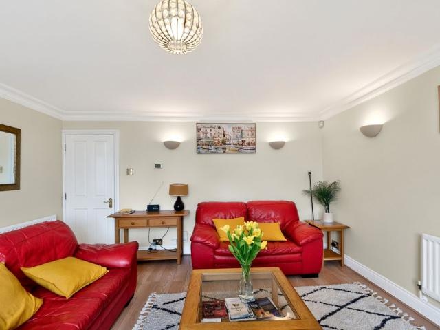 Swan Street, London, SE1 1BB