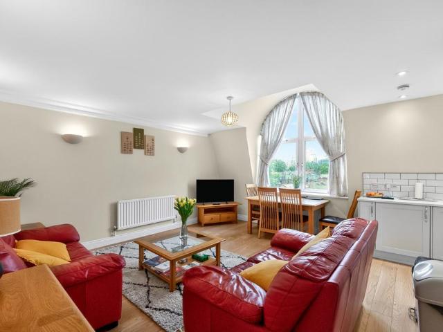 Swan Street, London, SE1 2 bed apartment to rent £2,700 pcm £623 pw