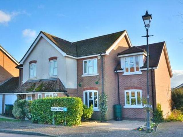 Swan View, Pulborough, 3 Bedroom Semi detached