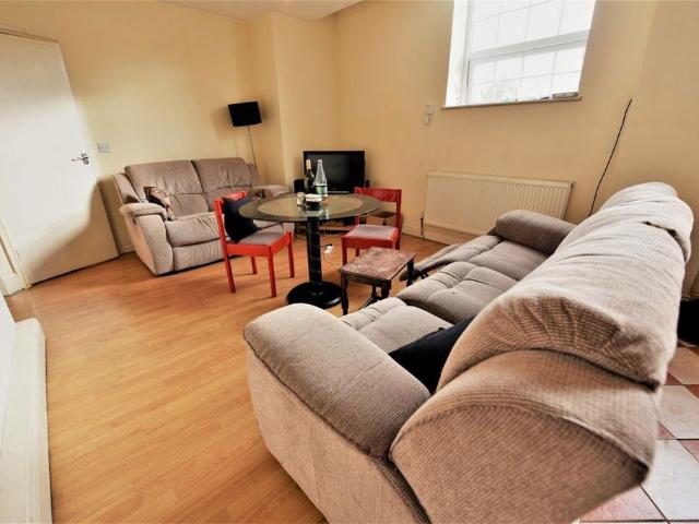 Swan With Two Necks 2 bed flat to rent £1,153 pcm £266 pw