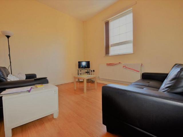 Swan With Two Necks 3 bed flat to rent £1,352 pcm £312 pw
