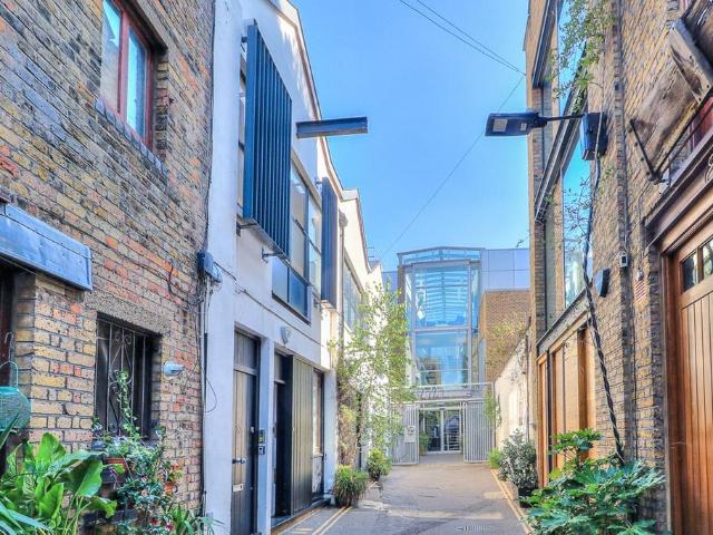 Swan Yard, London, N1 2 bed flat to rent £3,800 pcm £877 pw