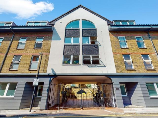 Swanfield Court, Chilton Street, Shoreditch E2, 2 bed flat to rent, £2,500 pcm | PrimeLocation