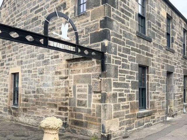 Swanfield, Bonnington, 2 Bedroom Flat