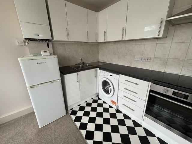 Swanick Close, Roehampton SW15, 2 bed maisonette to rent, £1,750 pcm | PrimeLocation