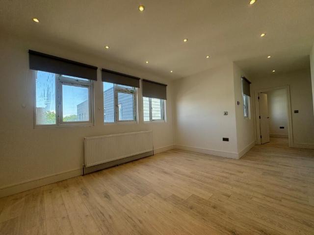 Swanley Centre, Swanley BR8, 1 bed flat to rent, £1,400 pcm | PrimeLocation