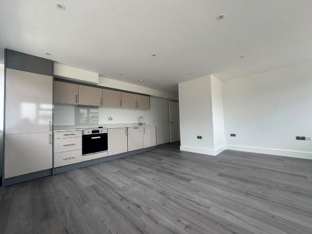 Swanley Centre, Swanley BR8, 2 bed flat to rent, £1,700 pcm | PrimeLocation