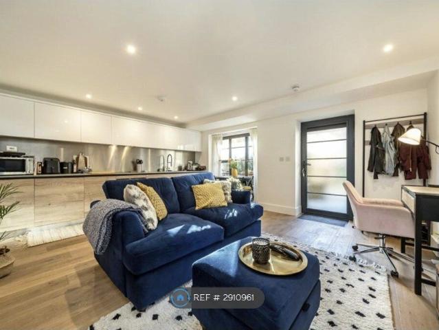 Swanne House, London SE10, Studio to rent, £1,800 pcm | PrimeLocation