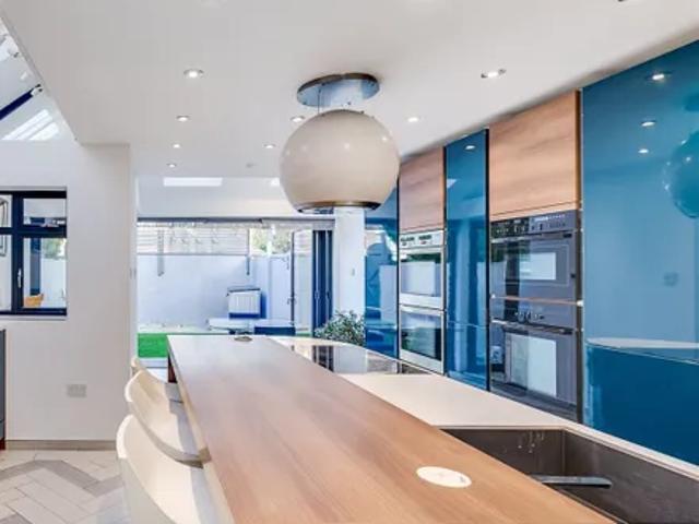 Swanscombe Road, London, W4 2HQ, United Kingdom | 4 bed townhouse for rent #167654587 | Rentberry
