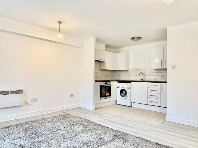 Swansea Court E16, 2 bed flat to rent, £1,750 pcm | PrimeLocation