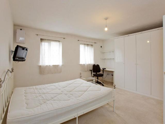 Swansea Court, London E16, Room to rent, £1,050 pcm | PrimeLocation