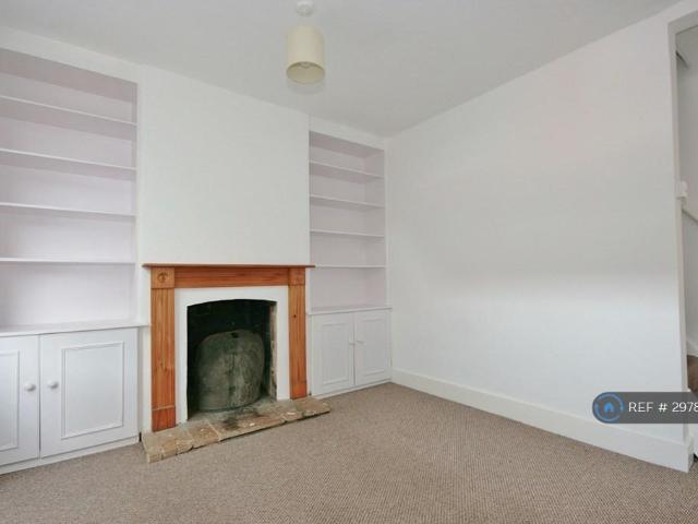 Swansea Road, Reading, RG1 3 bed terraced house to rent £1,575 pcm £363 pw