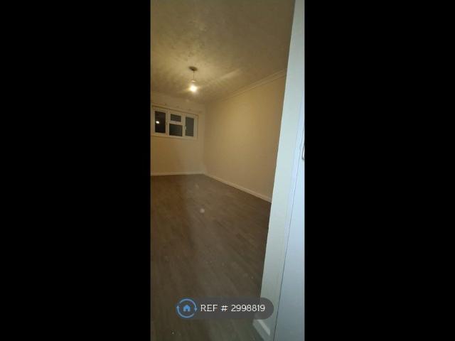 Swanstead, Basildon SS16, 5 bed terraced house to rent, £2,150 pcm | PrimeLocation