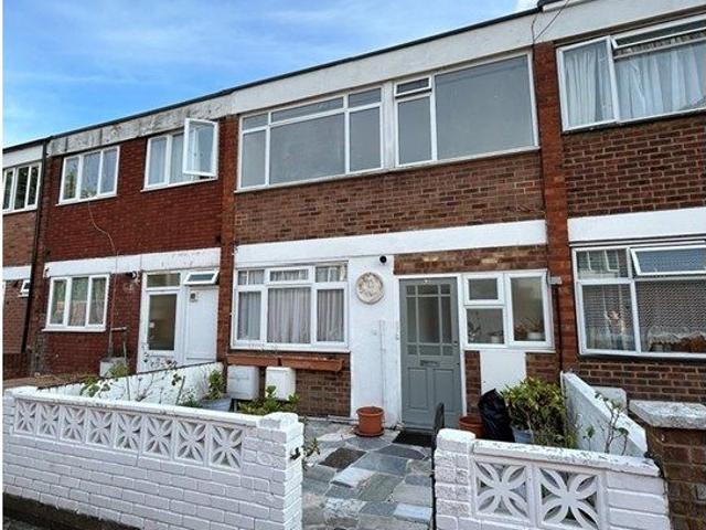 Swanwick Close, London SW15, 2 bed flat to rent, £1,900 pcm | PrimeLocation