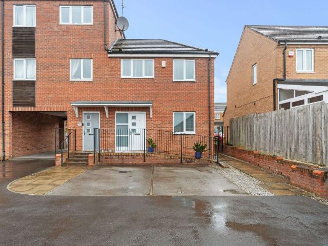 Swarcliffe Approach, Swarcliffe, Leeds LS14, 2 bed flat to rent, £925 pcm | PrimeLocation