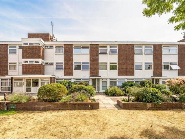 Sweyn Place, London SE3 1 bed flat to rent £1,800 pcm £415 pw