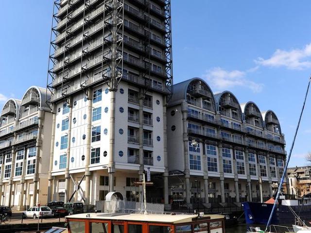 Sweden Gate, Surrey Quays SE16 3 bed apartment to rent £2,850 pcm £658 pw