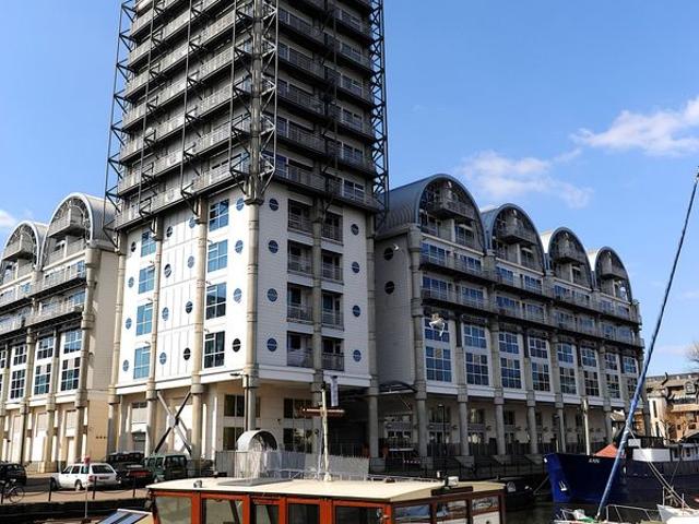 Sweden Gate, Surrey Quays SE16, 3 bed flat to rent, £2,850 pcm | PrimeLocation