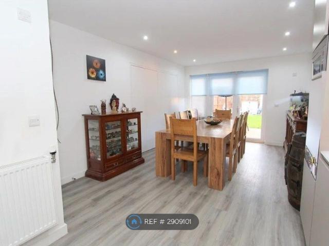 Sweet Briar Avenue, Carshalton SM5, 4 bed terraced house to rent, £2,750 pcm | PrimeLocation