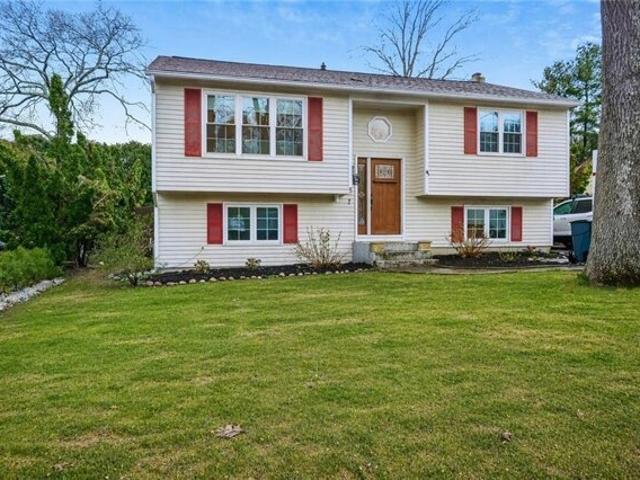 Sweet Fern Trl, Narragansett, Home For Sale