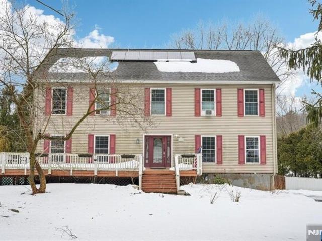 Sweetman Ln, West Milford, Home For Sale