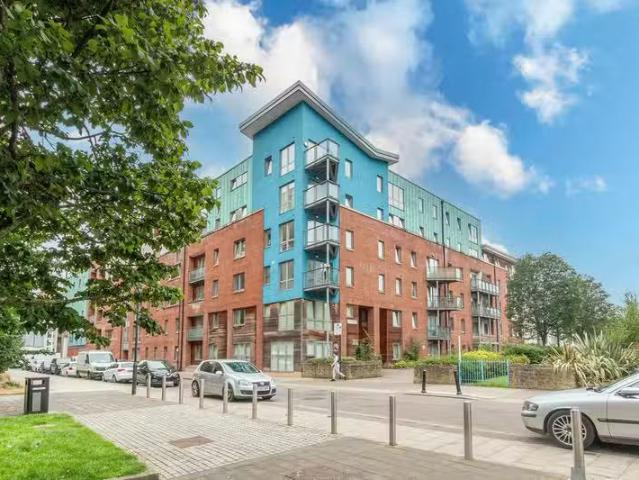Sweetman Place, Bristol BS2 2 bed flat for sale £260,000