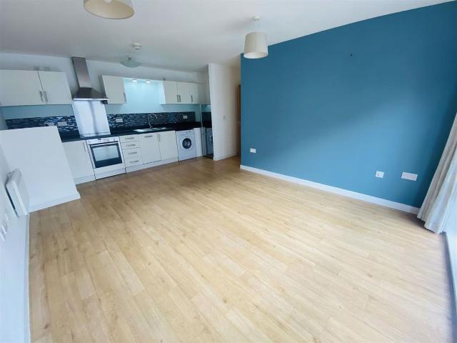 Sweetman Place, Bristol BS2, 2 bed flat to rent, £1,500 pcm | PrimeLocation