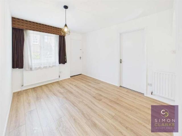 Sweets Way, Whetstone, N20
