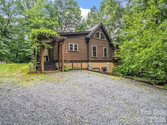 Sweetwater Ridge Rd, Balsam Grove, Home For Sale